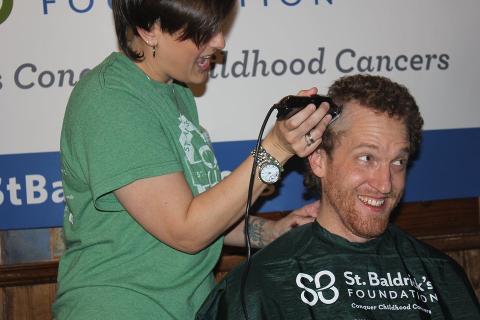 21 Inspiring Photos Of Nurses And Doctors Shaving Their Heads For ...
