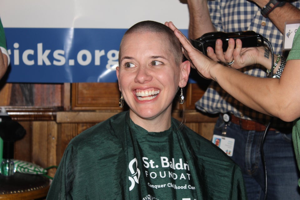 21 Inspiring Photos Of Nurses And Doctors Shaving Their Heads For ...