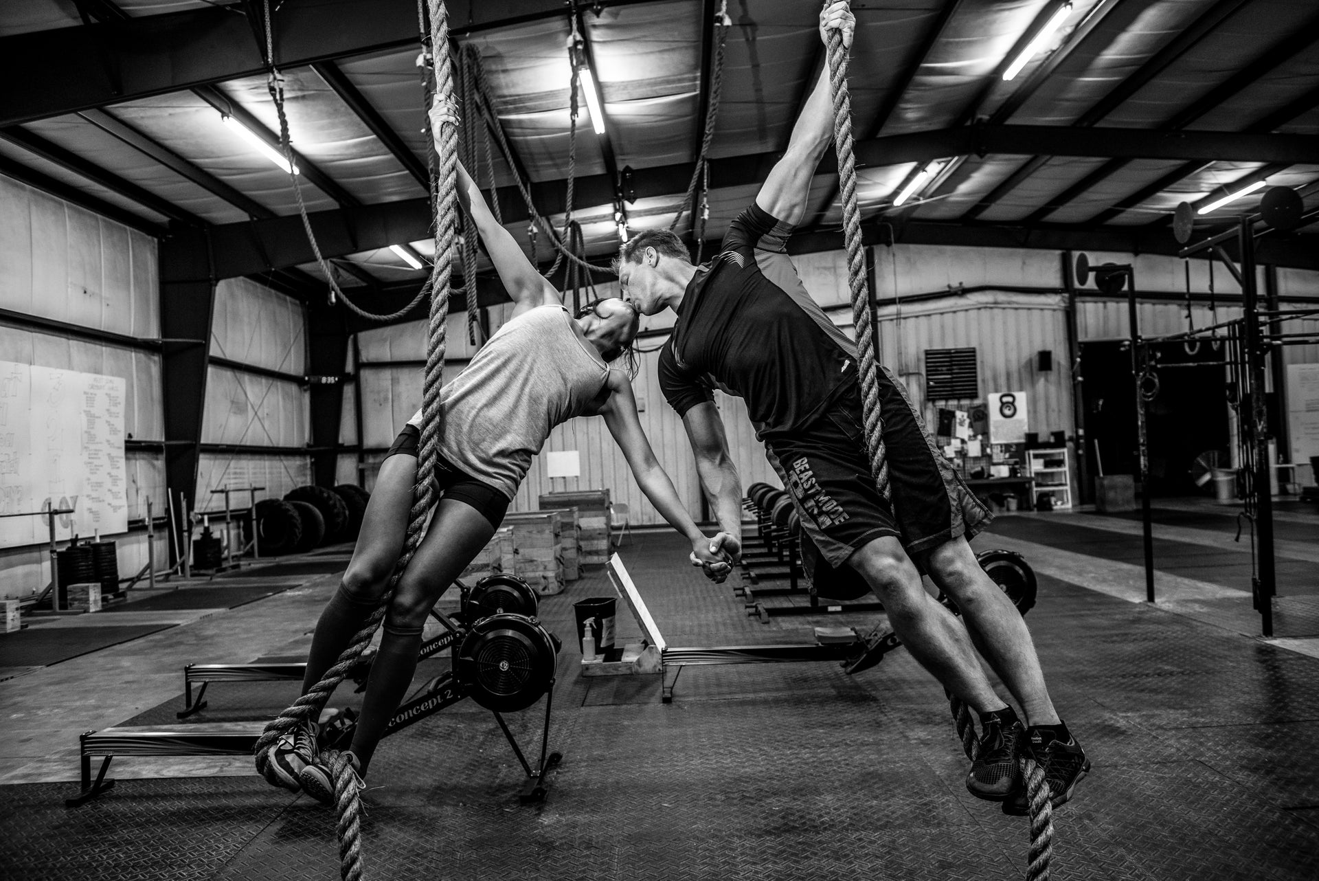 CrossFit Couple's Engagement Photos Are Nothing Short Of Badass ...