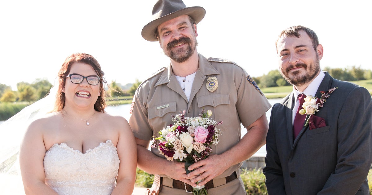 'Stranger Things' Star David Harbour Officiates Fan's Wedding ...