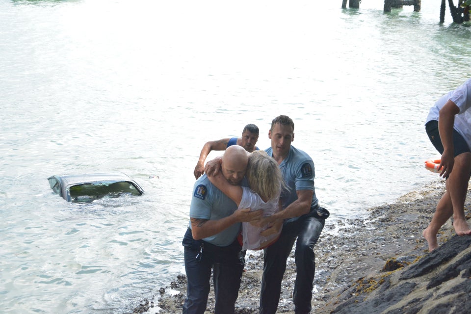 New Zealand Police Rescue Drowning Woman From Car (PHOTOS) | HuffPost ...