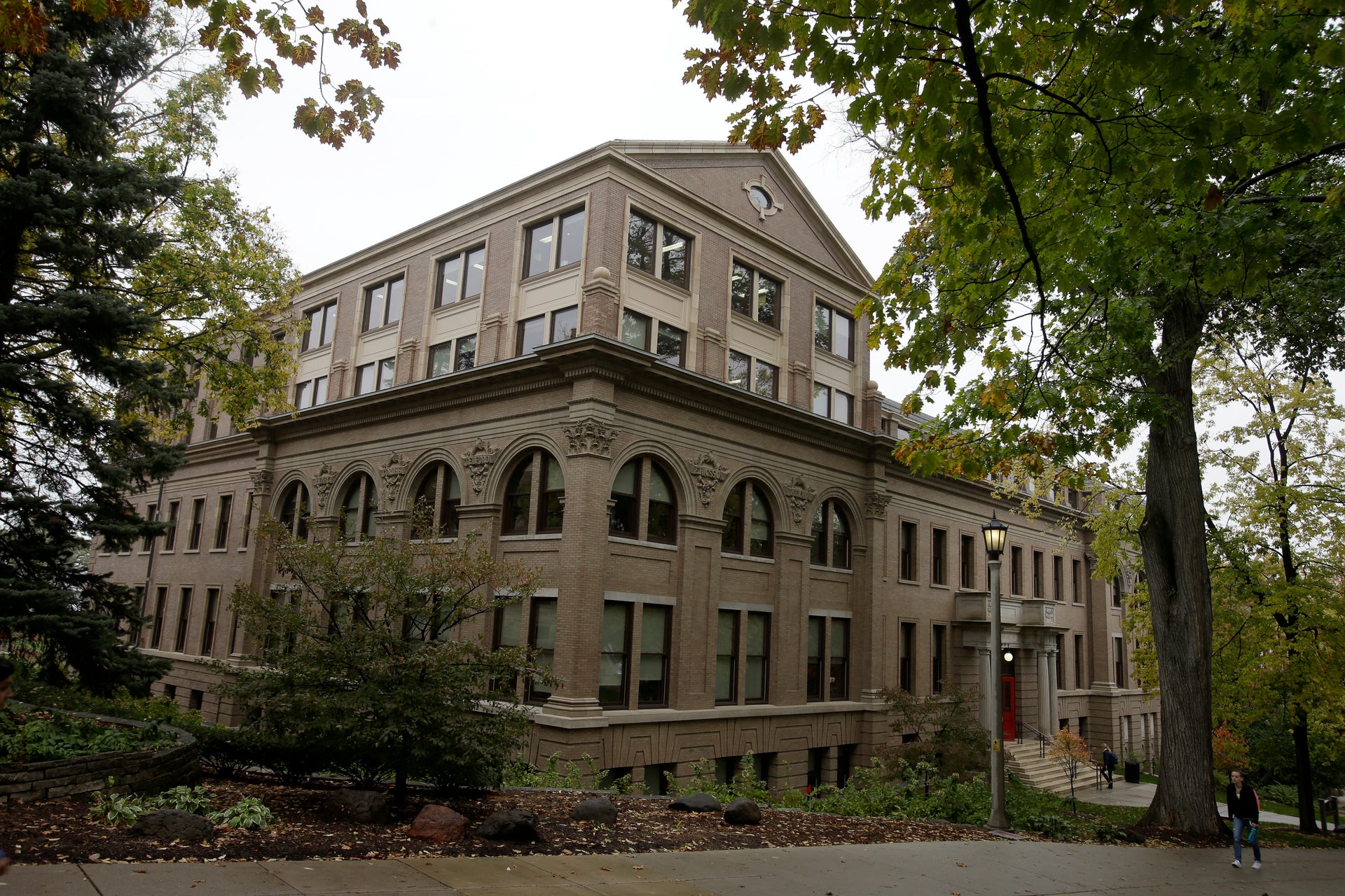 Somebody Give This High Schooler An Award For Her (Fake) Harvard ...