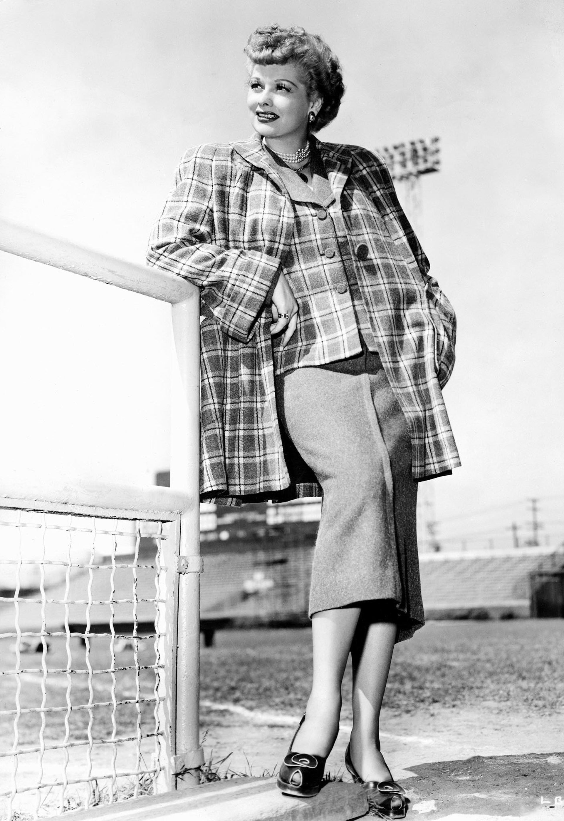These Old Hollywood Photos Are All The Fall Style Inspiration You Need ...