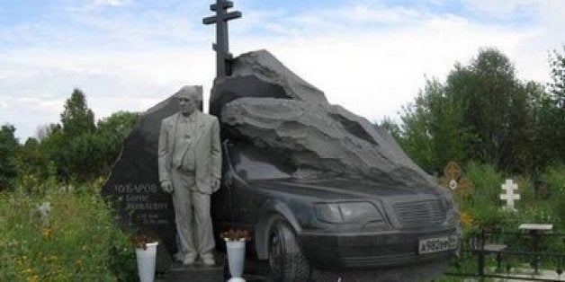 40 Insane Russian Headstones You Need To See To Believe | HuffPost ...