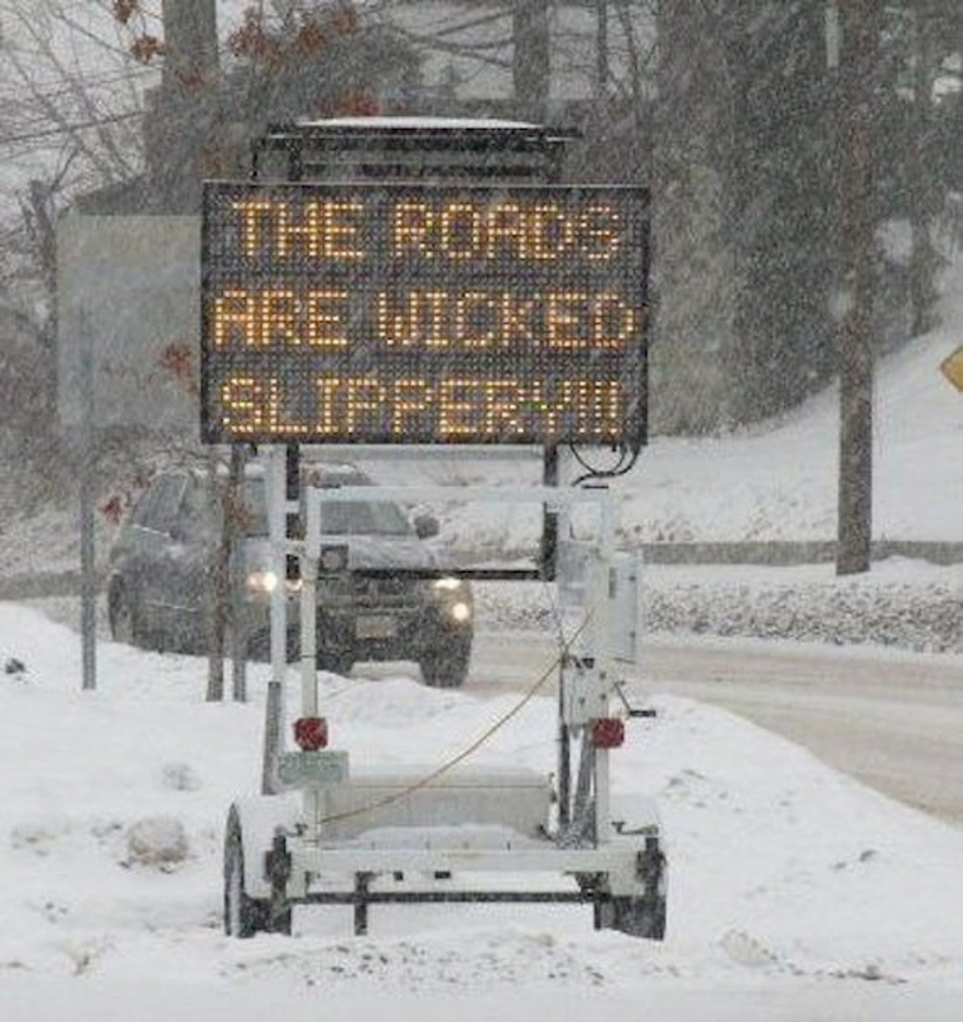 12 Funny Signs That Laugh In The Face Of Winter | HuffPost Entertainment