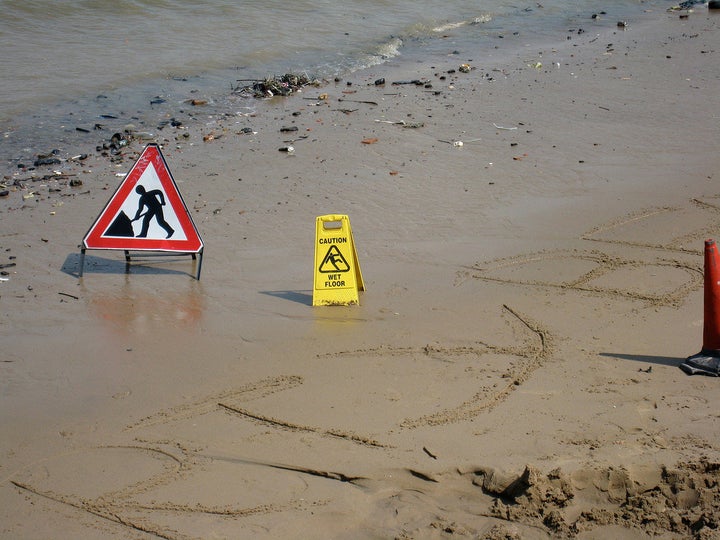 12 Funny Signs Found At The Beach | HuffPost Weird News