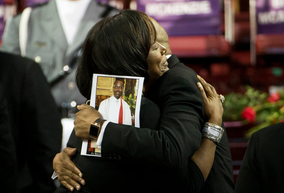 Obama, Thousands Mourn Rev. Clementa Pinckney (PHOTOS) | HuffPost Voices