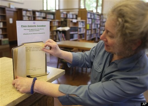 Have A Question? Text A Librarian | HuffPost College