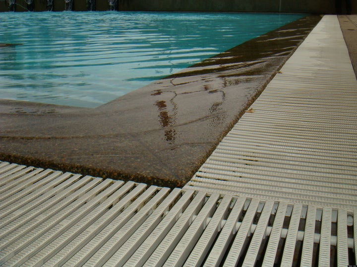 George Washington University's Female-Only Swim Hour Makes Waves ...