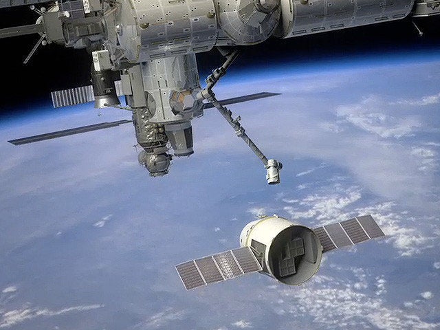 Dragon, SpaceX Module, In Panoramic View | HuffPost Impact