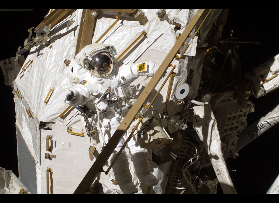 Sunita Williams Spacewalk PHOTOS: NASA Astronaut Looks Like She's ...