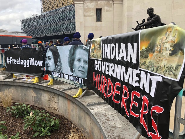 Hundreds Of British Sikhs Protest Against Anti Terror Raids