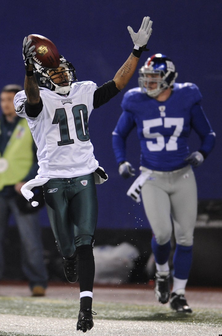 NFL Players Association, AARP Team Up For Volunteer Initiative ...