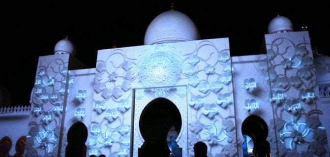 Obscura Digital Lights Up Abu Dhabi Mosque With Mesmerizing Light ...
