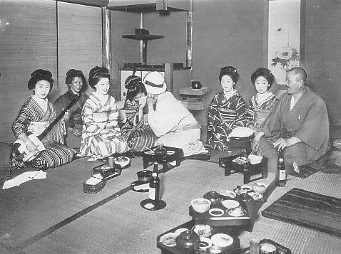 Eitaro, Japan's Only Male Geisha, Is Doing It For His Mom (PHOTOS ...