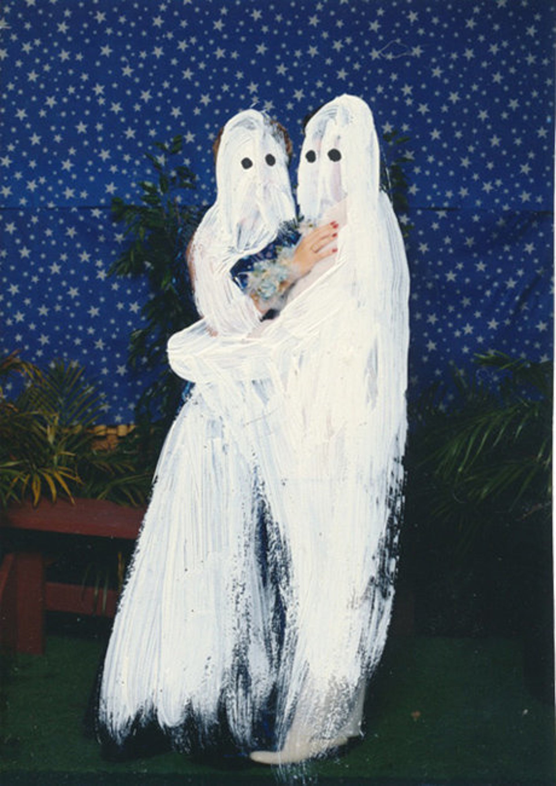 Suspiciously Lovable 'Ghost Photographs' Will Haunt Your Dreams ...