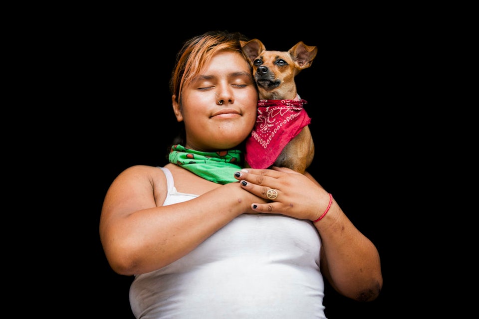 10 Heartwarming Photos Capture The Bond Between Homeless Individuals ...