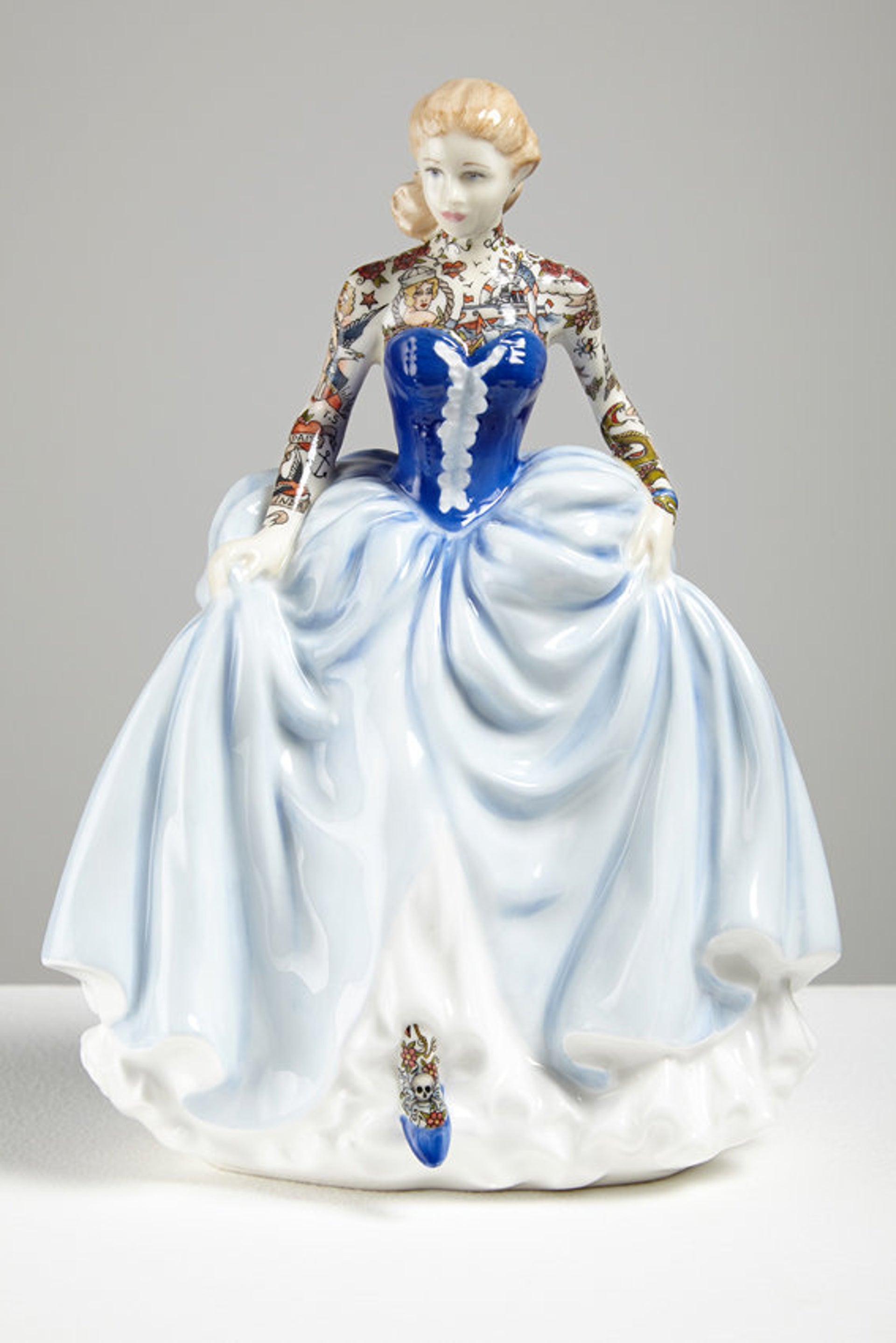 Tattooed Porcelain Dolls Offer An Alternative Way Of Viewing The ...