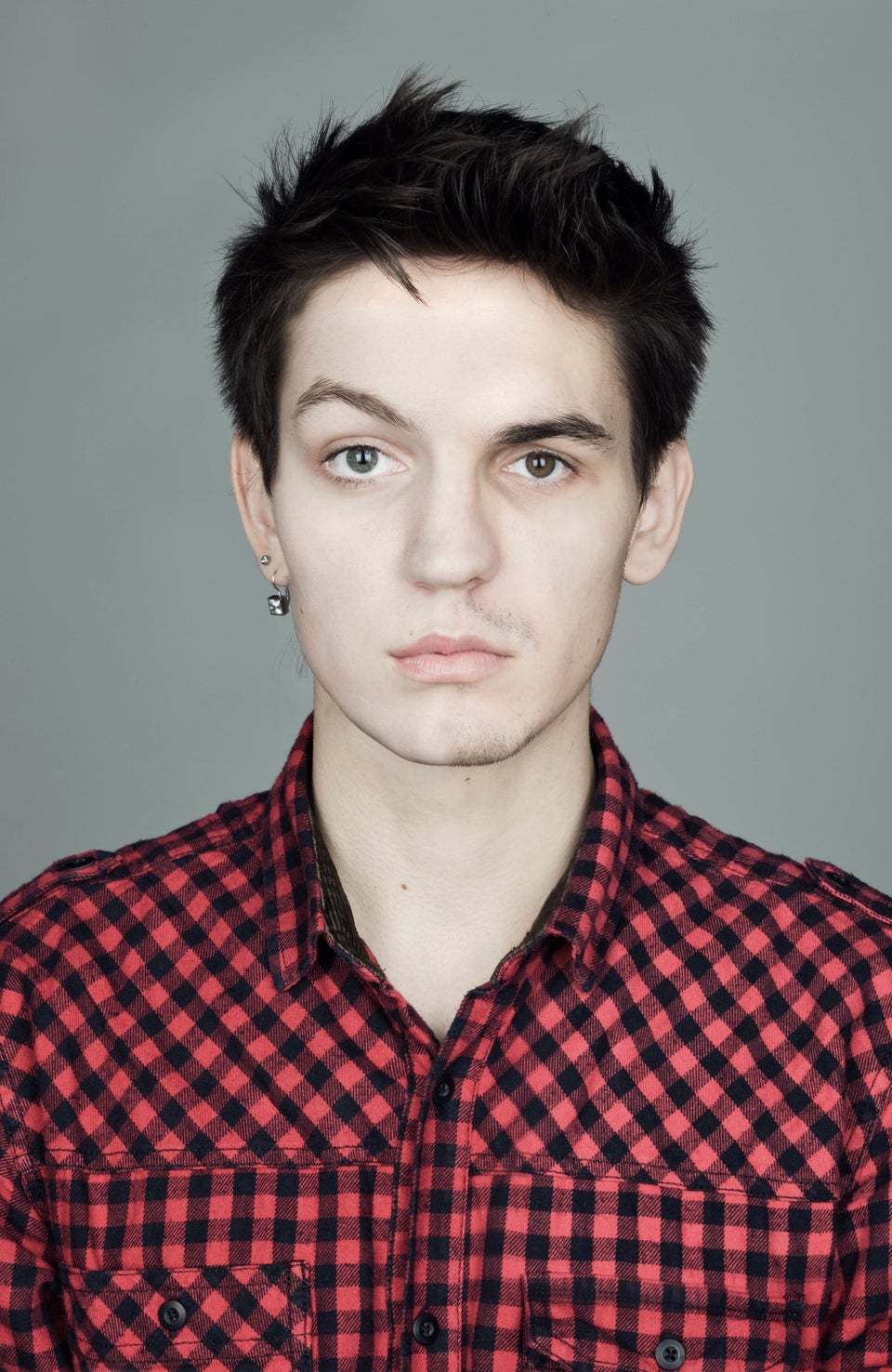 Artist 'Stitches' Faces Together To Create Eerily Normal Looking People ...