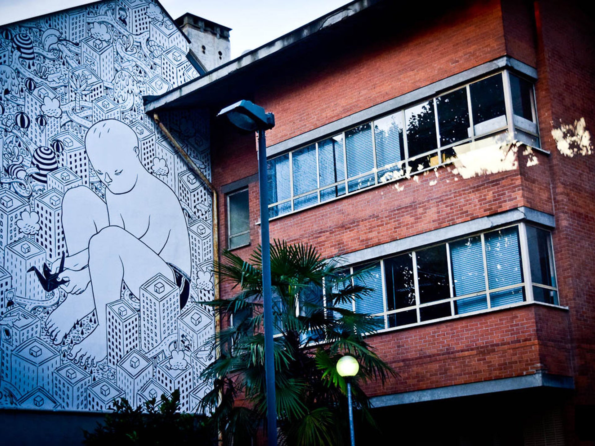 Meet Millo, The Street Artist Who Paints Massive Monochromatic Murals ...