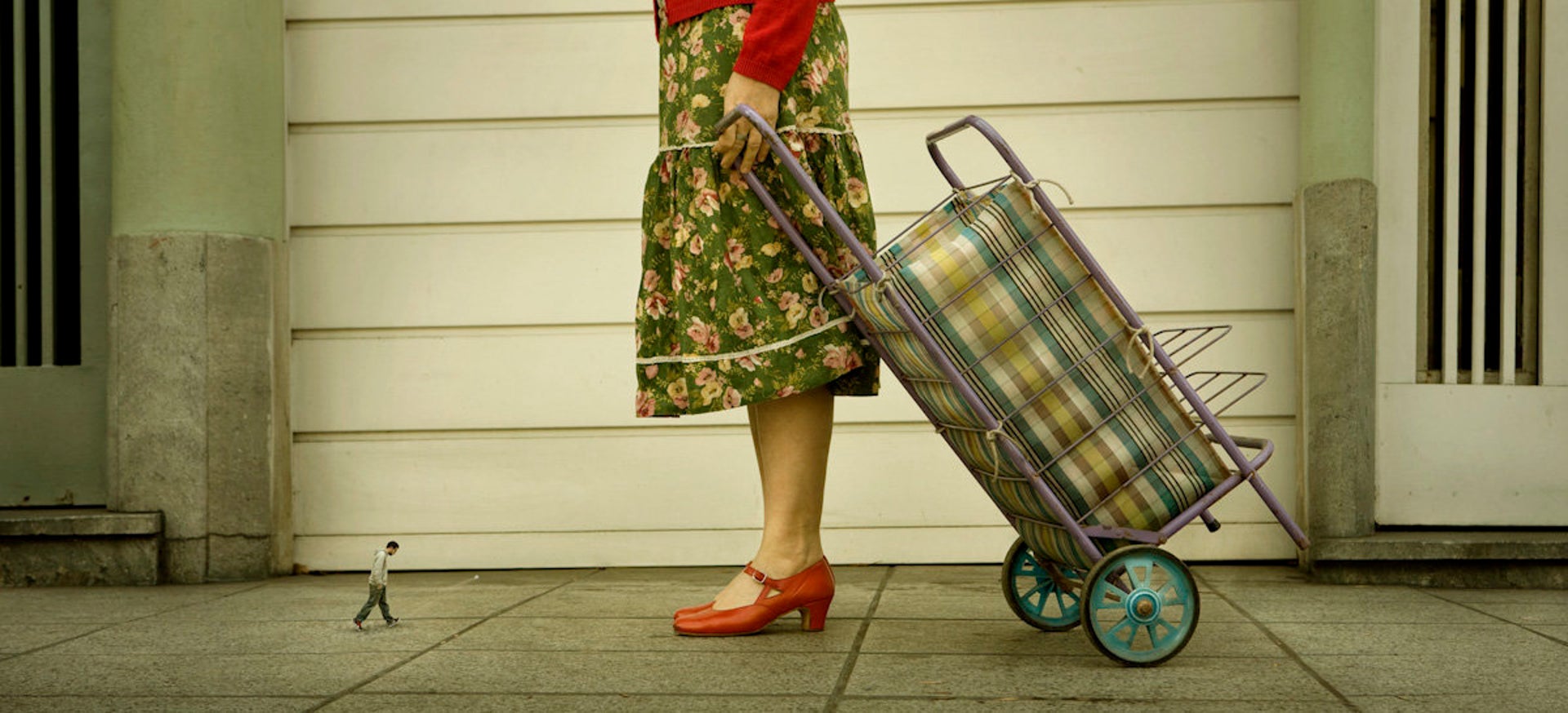 The Strange World Of Manuel Archain, An Artist Who Photographs His ...