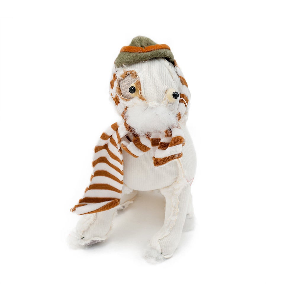 Artist Restores Rejected Stuffed Animals, Encouraging Others To Embrace ...