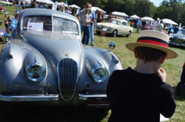 Wealthy Parents Often Wait To Tell Their Children They're Super Rich ...