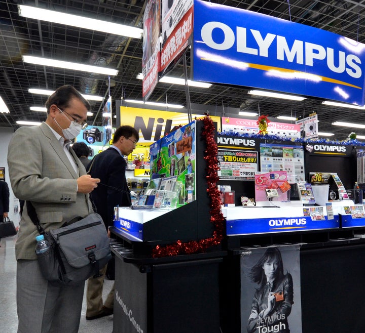 Olympus Scandal: Japanese Regulators Don't Extend Company's Reporting ...