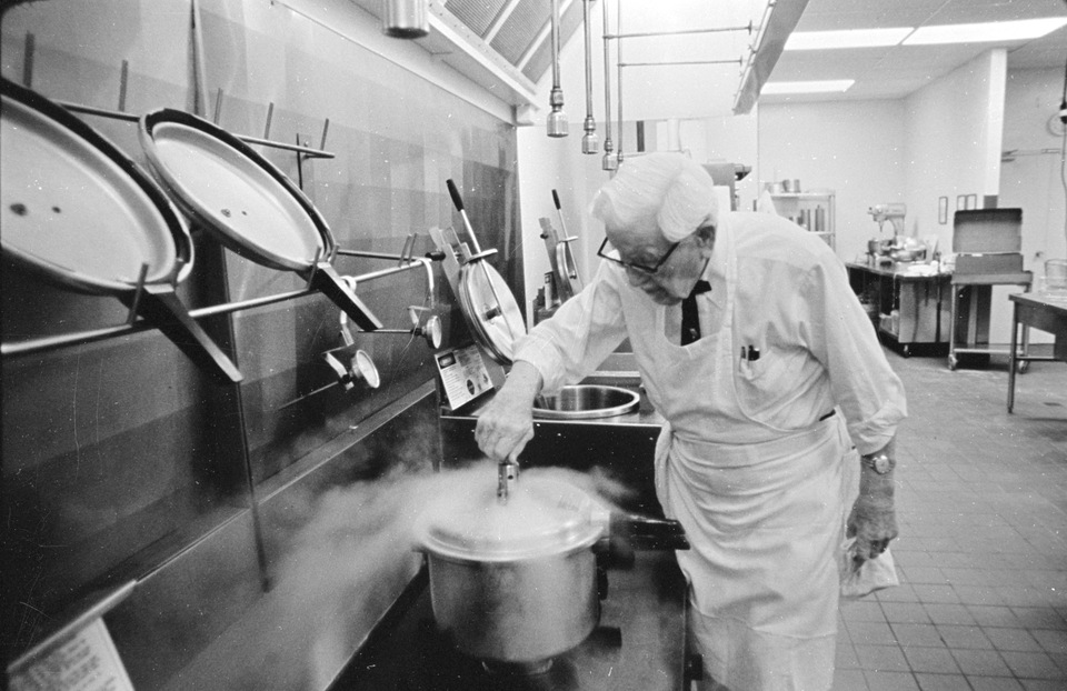 10 Previously Unpublished Photos Of The REAL Colonel Sanders | HuffPost ...