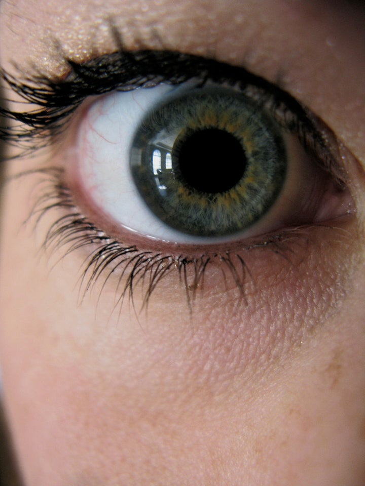 Computerised Contact Lens Will Keep You Up To Date With News And Texts ...