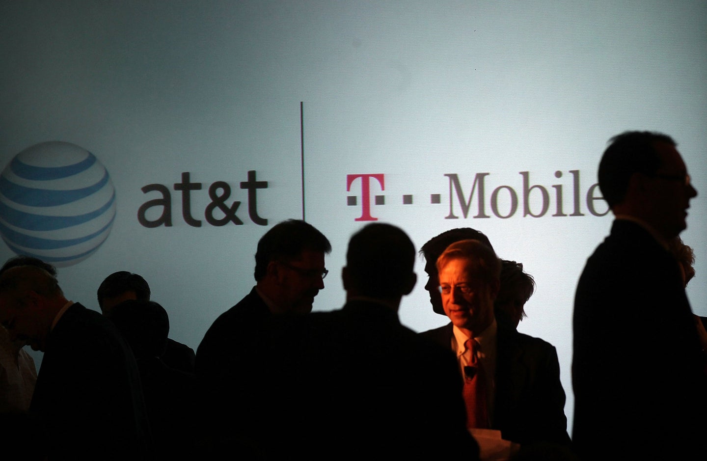 Justice Department To Seek Delay Or Dismissal In AT&T Trial Over T ...