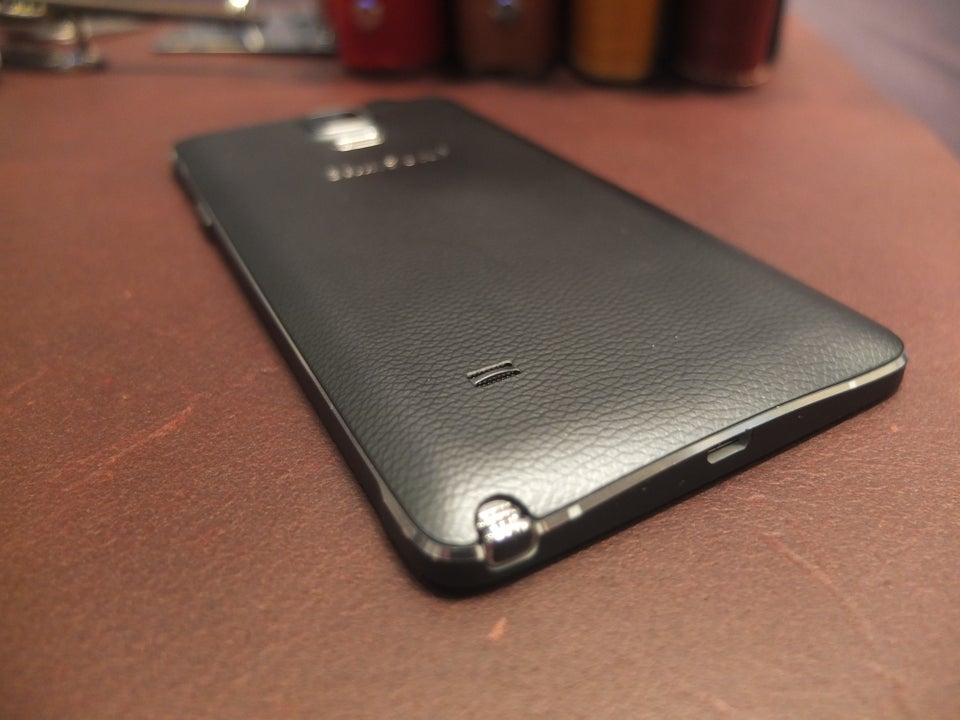 Samsung Launches New Virtual Reality Headset With Gear VR | HuffPost Life