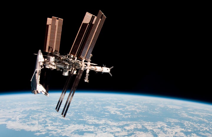 NASA Releases Unprecedented International Space Station Footage (VIDEO ...