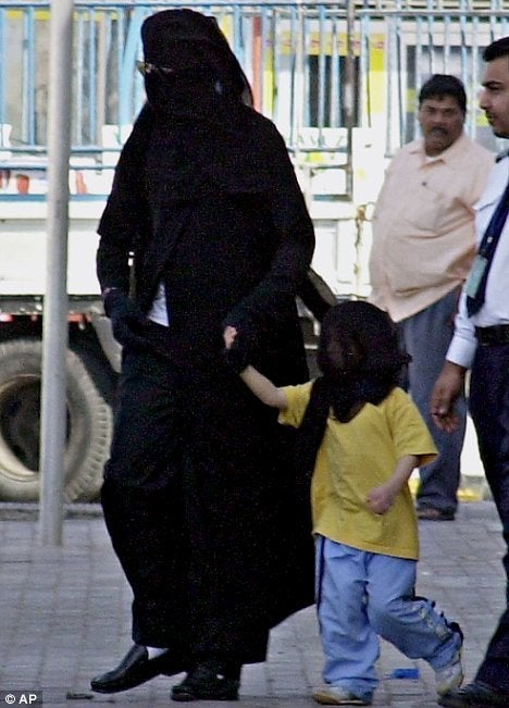 Michael Jackson Becomes A Muslim Named Mikaeel | HuffPost Entertainment
