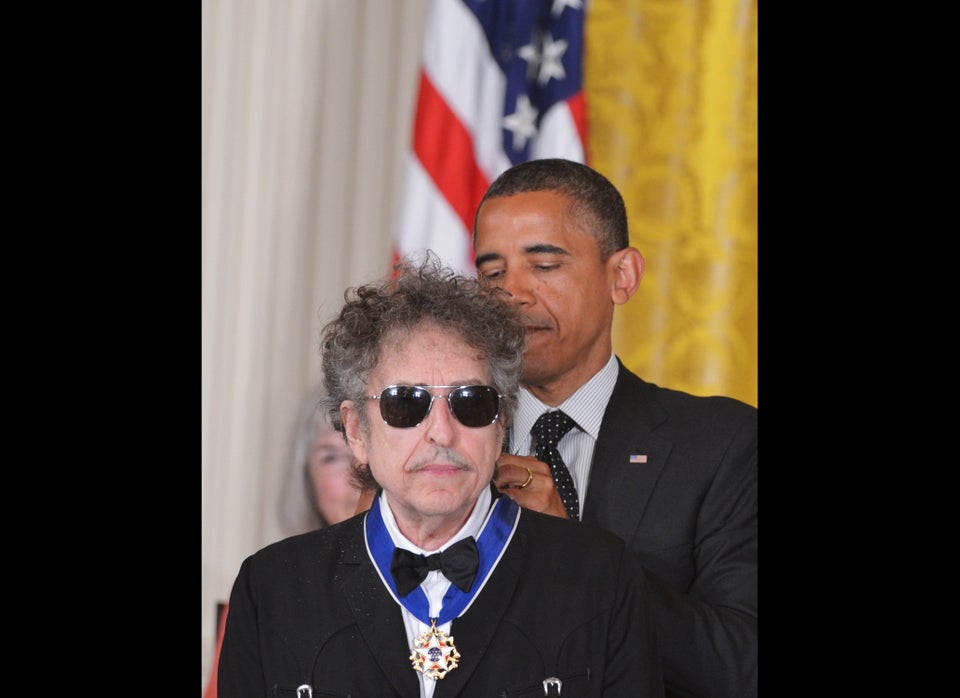 Bob Dylan Medal Of Freedom: Obama Awards Legendary Musician Prestigious ...