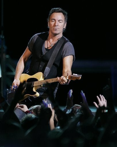 Bruce Springsteen's Gym Switcharoo | HuffPost Entertainment