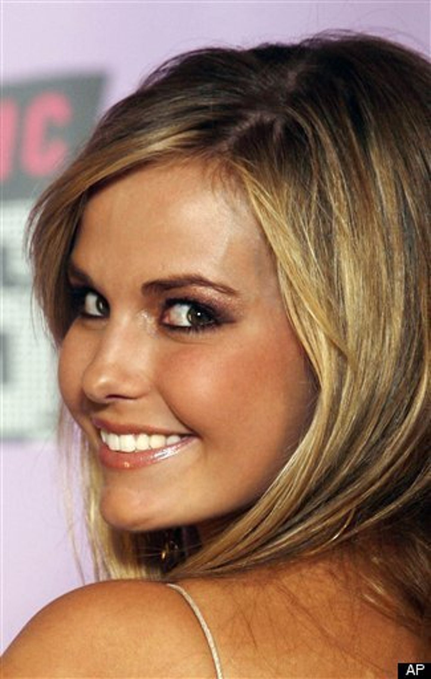 Caitlin Upton: Former Miss Teen South Carolina May Join Amazing Race ...