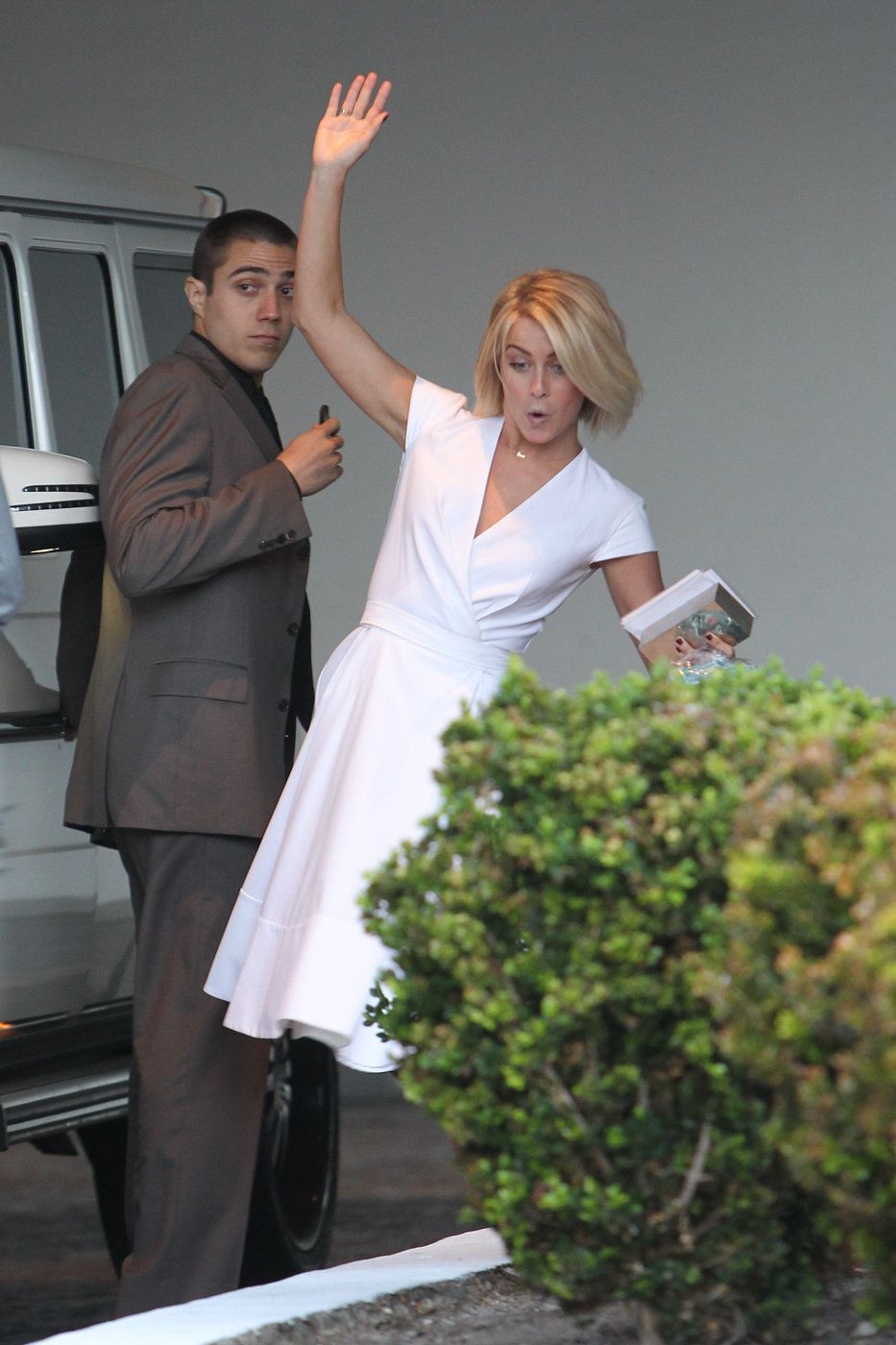 Celebrities Falling, Tripping Into New Season (PHOTOS) | HuffPost ...