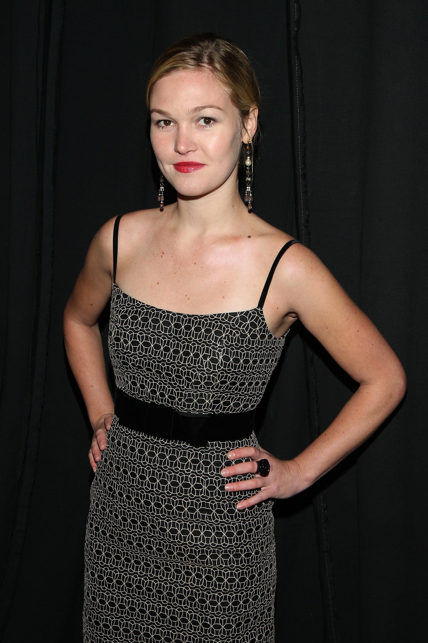 Julia Stiles Shows Off Bikini Body (PHOTOS) | HuffPost Entertainment