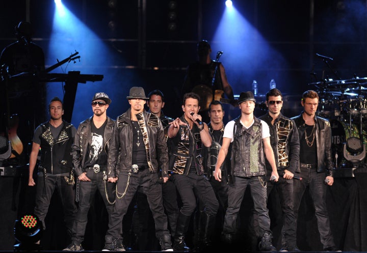 Boys II Men Join NKOTBSB On Stage For Hit, 'End Of The Road' (VIDEO ...