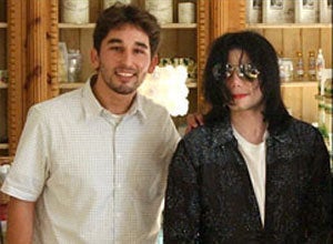 Behind the Lens: The Story of the Paparazzi Who Took Michael Jackson's ...