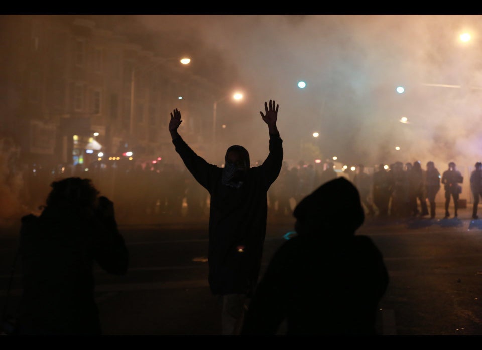 How To Shoot Photographs While Facing Gun Shots | HuffPost Latest News