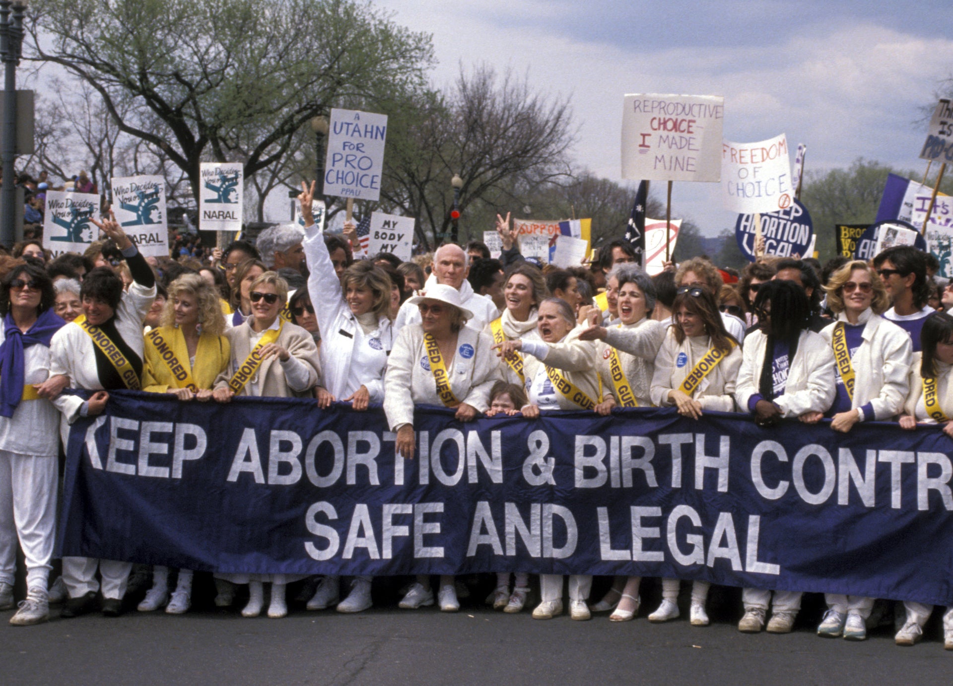 21 Inspirational Images Of Women Standing Up For The Right To Choose ...