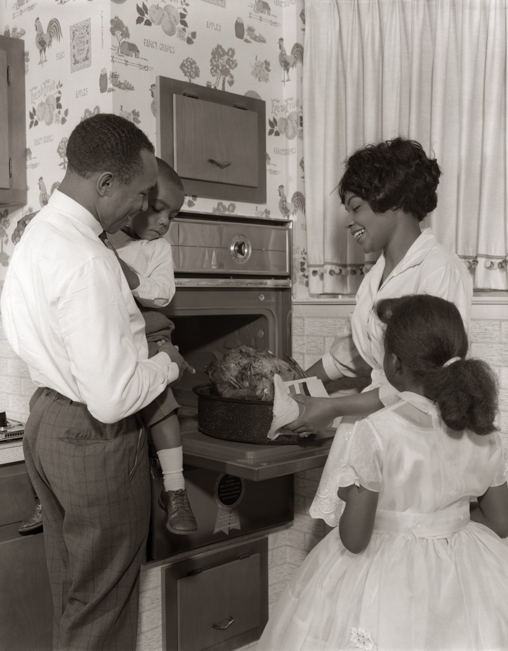 These Vintage Photos Will Transport You To Thanksgivings Past ...