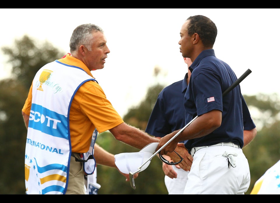 Tiger Woods, Steve Williams Handshake: Presidents Cup Crowd Cheers ...
