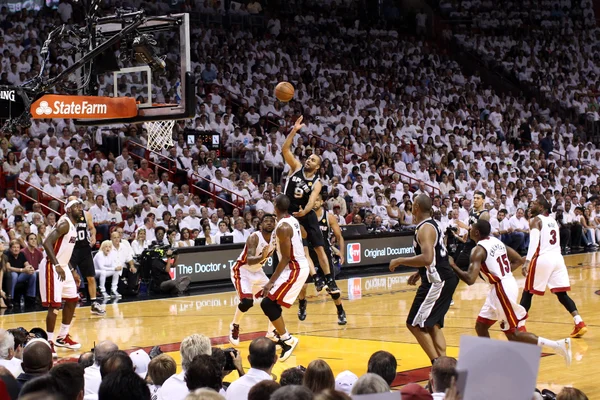 Lebron James Blocks Tiago Splitter Gif