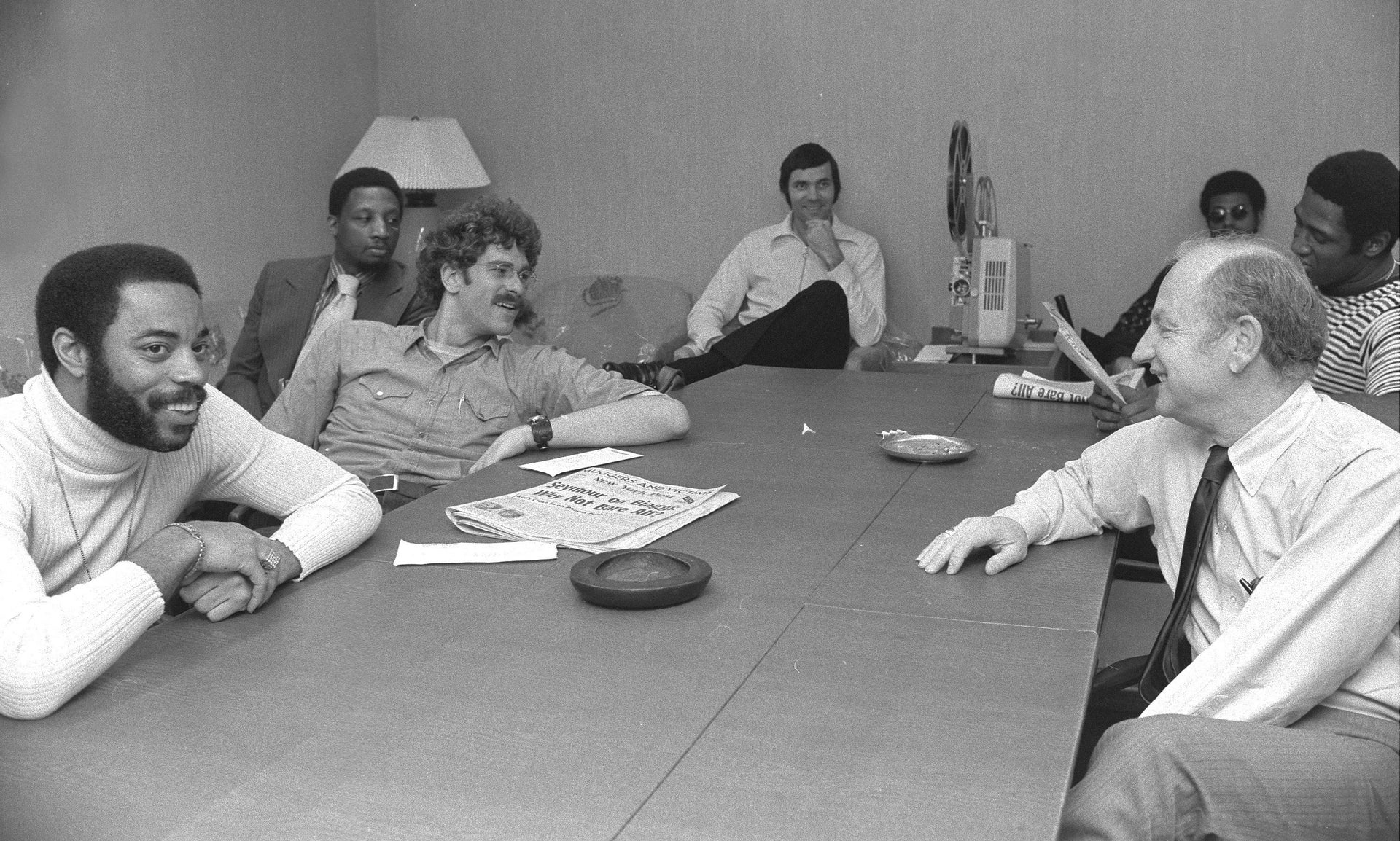 13 Classic Photos Of Phil Jackson Back When He Was The Knicks' Hipster ...