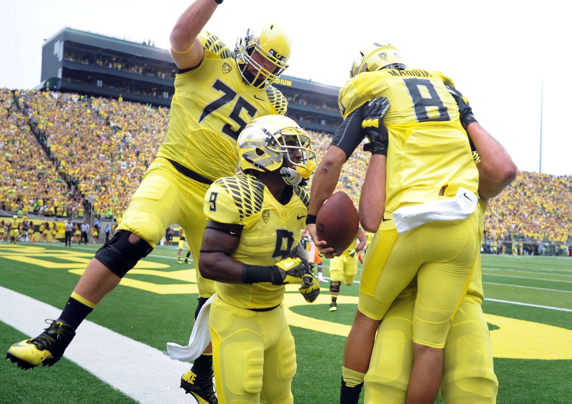 50 Oregon Football Uniforms That Changed The Way We See College ...
