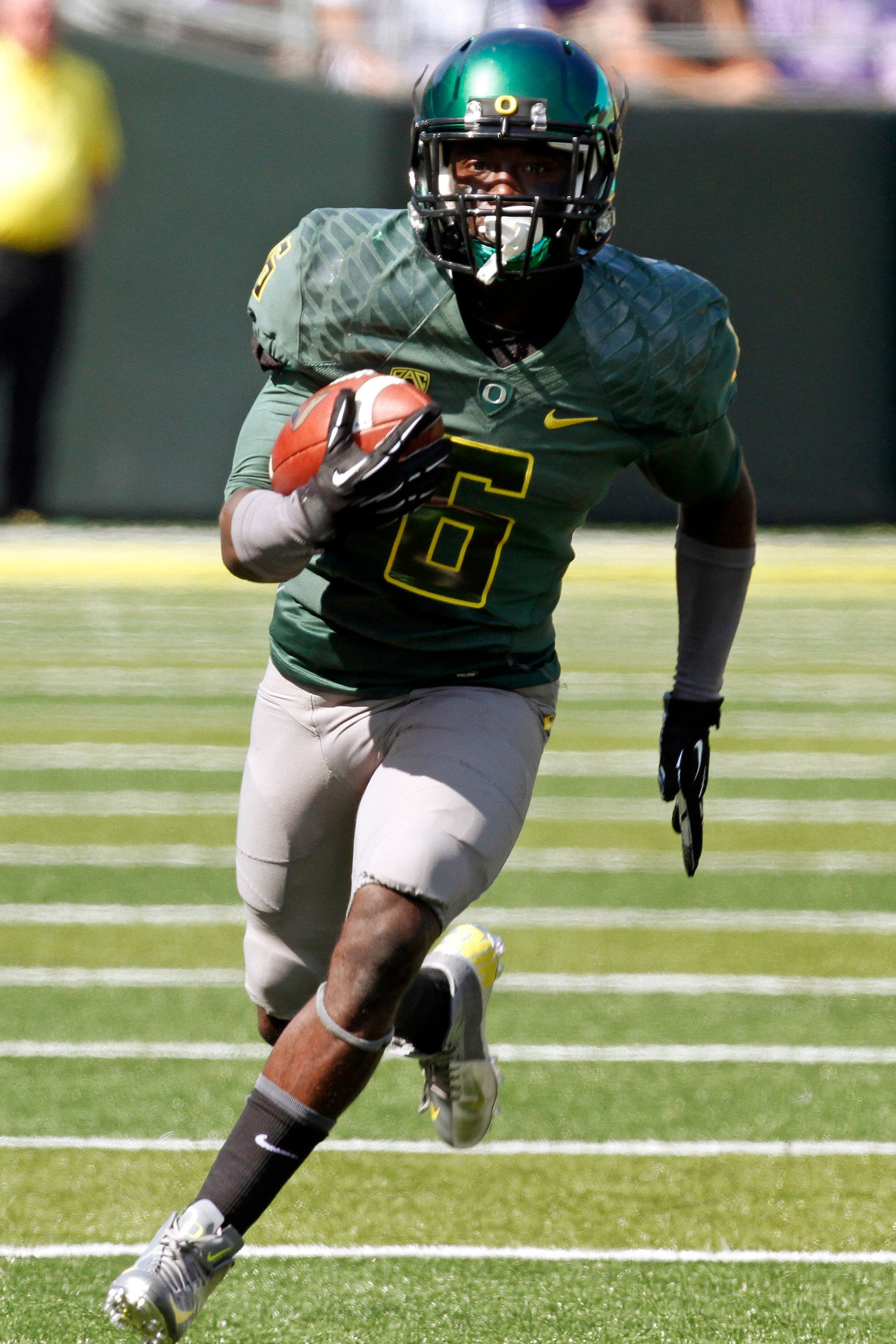 50 Oregon Football Uniforms That Changed The Way We See College ...