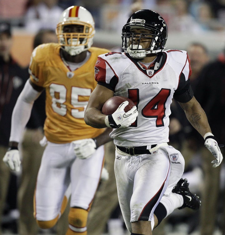 Eric Weems Touchdown: Atlanta Receiver Scores On 102-Yard Kick Return ...